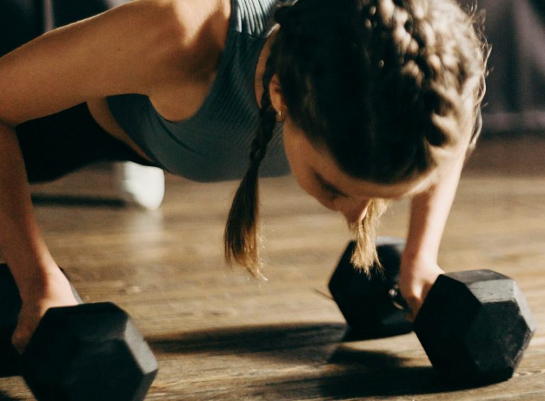 Resistance Training vs Weight Training: Manfaat Kombinasi | Magnus Fitness